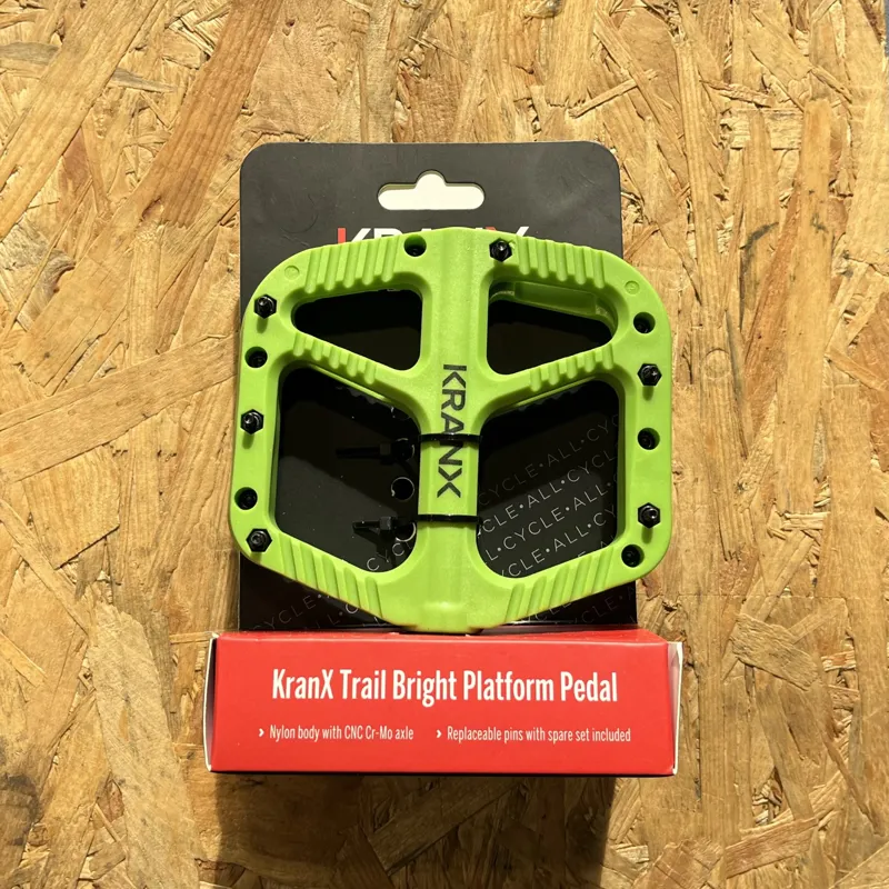 KranX Trail Bright Platform Pedal Green 9/16