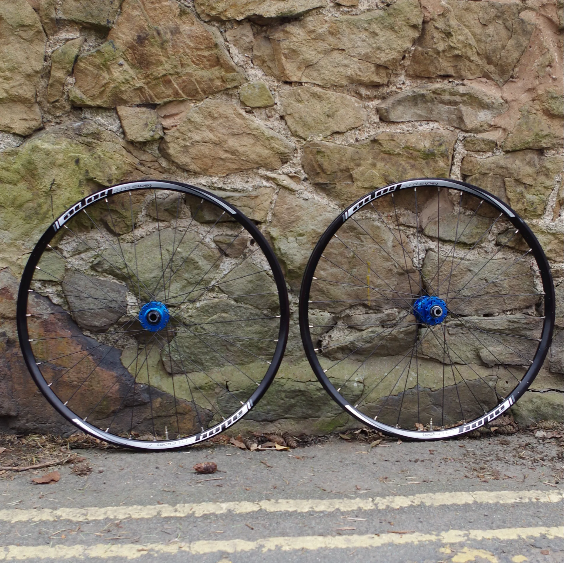 Hope Pro2 Evo Tech Enduro 27.5 Blue Pre Loved