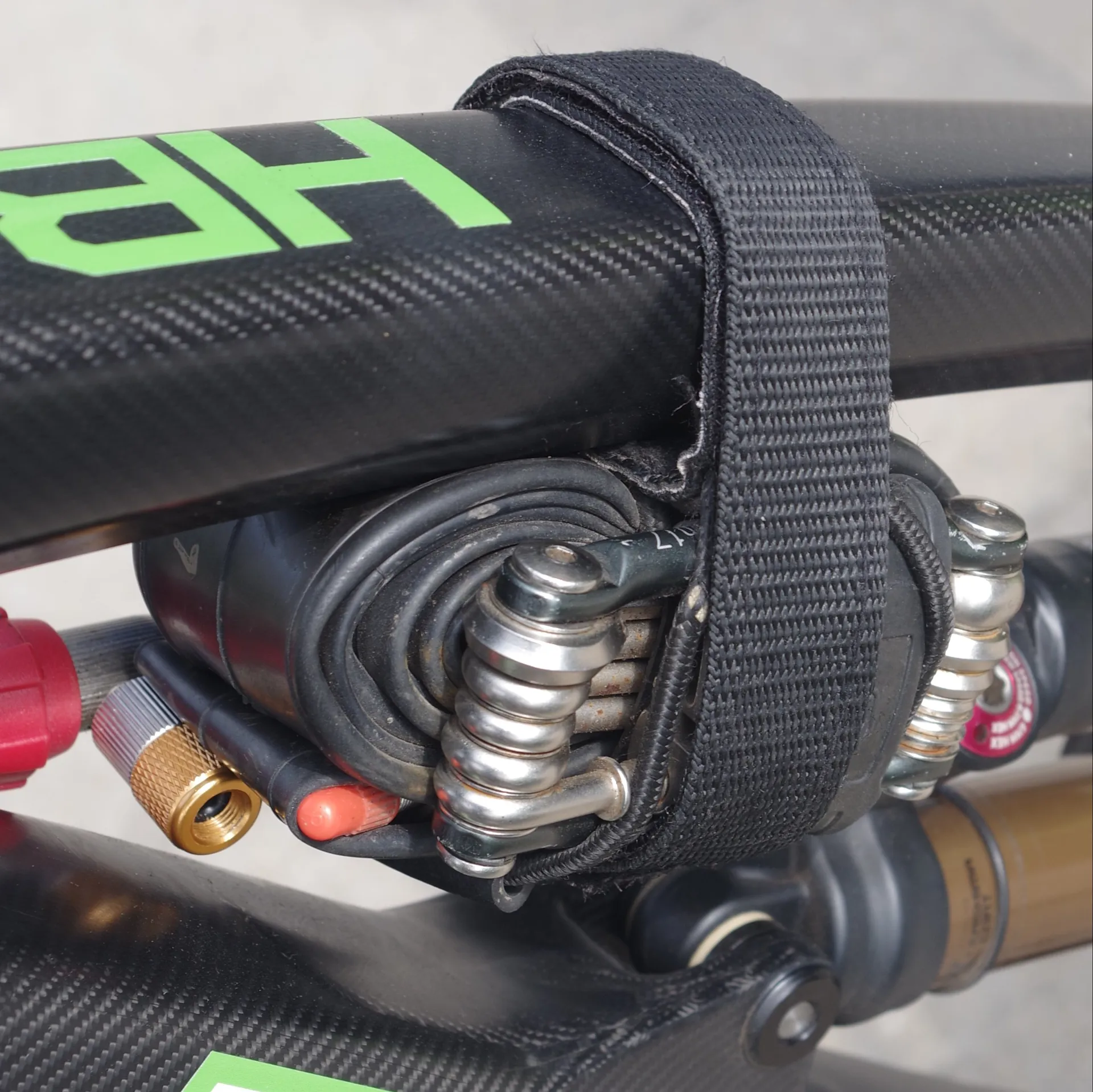 Bison MTB load Strap, Enduro Race Strap